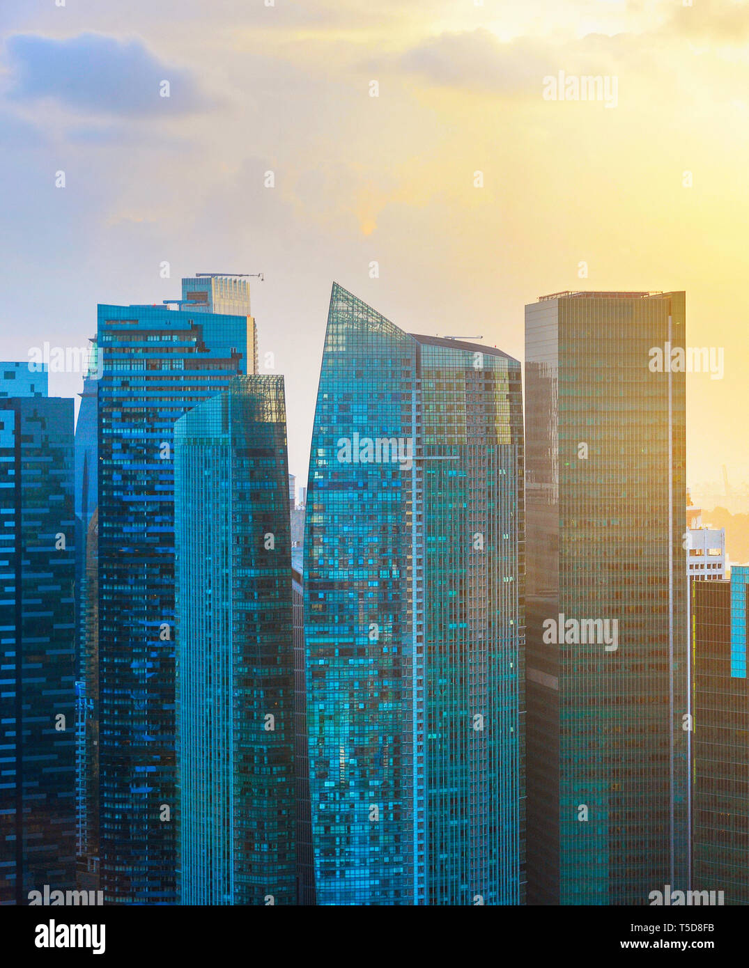 Sunset skyscrapers silhouettes hi-res stock photography and images - Alamy