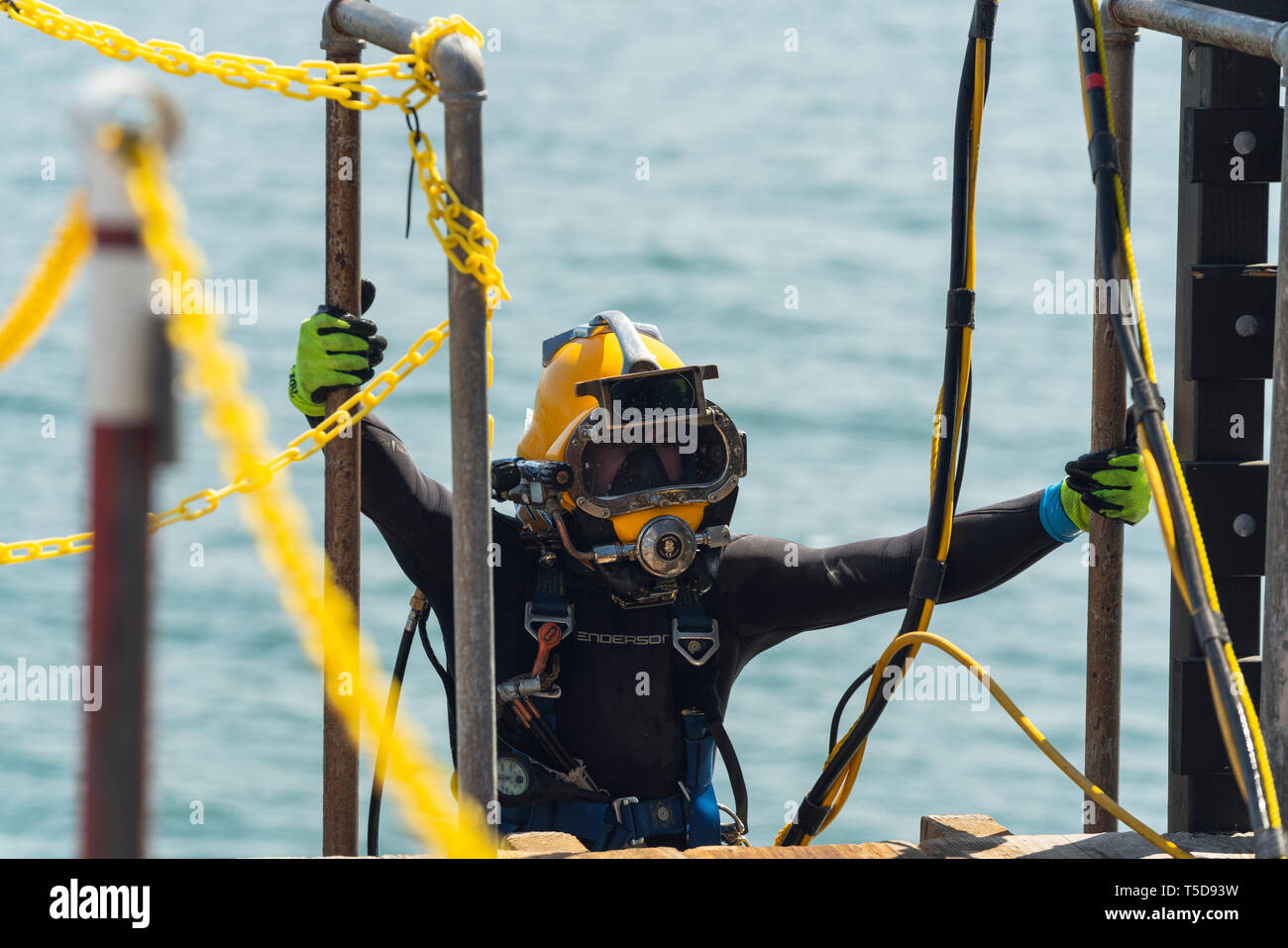 Diving training hi-res stock photography and images - Alamy
