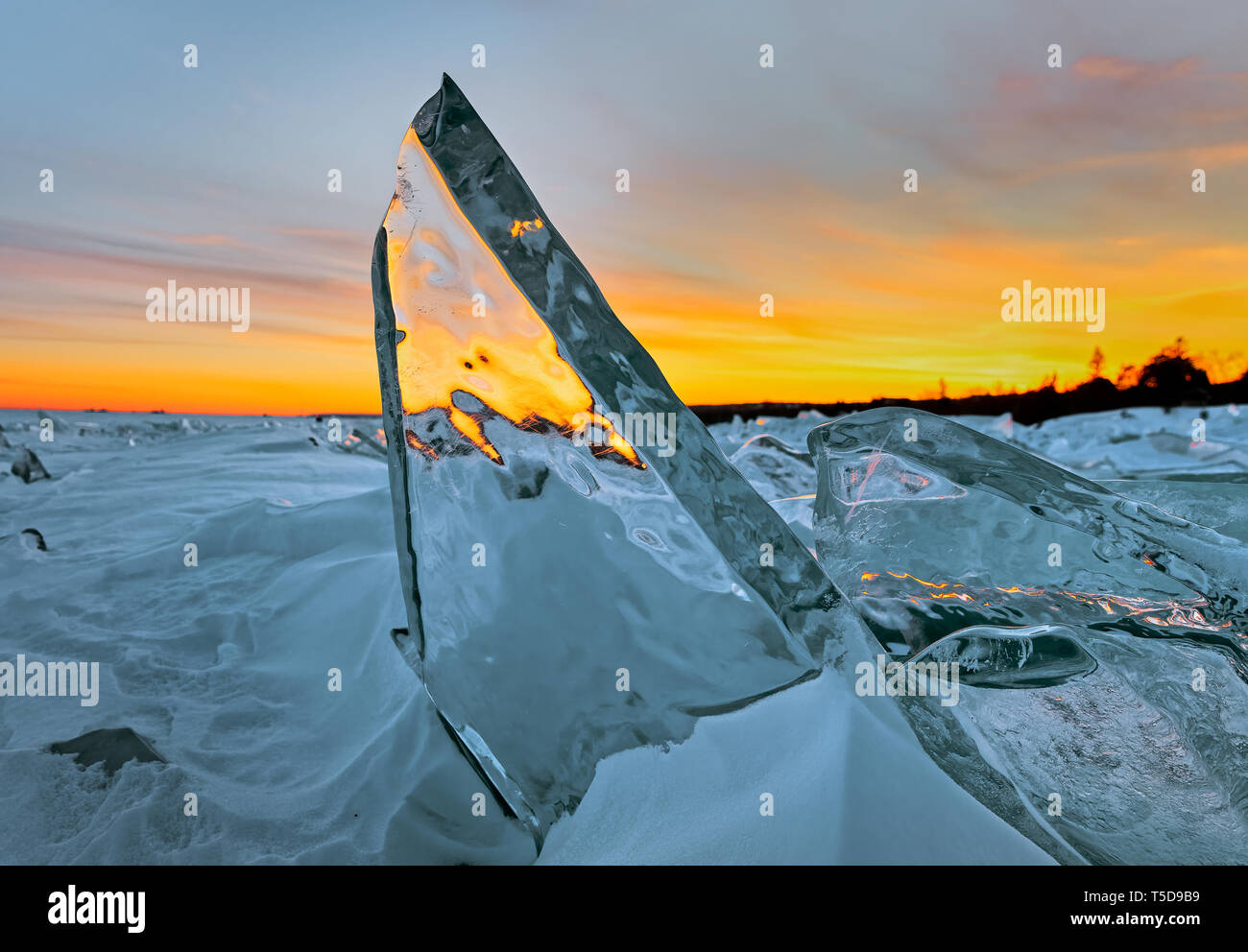 Ice stacking hi-res stock photography and images - Alamy