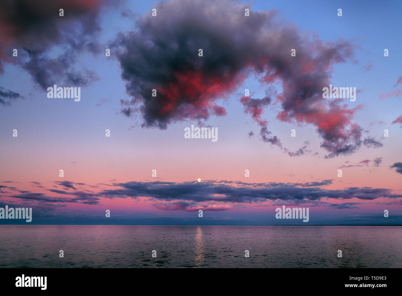 Over the horizon hi-res stock photography and images - Alamy
