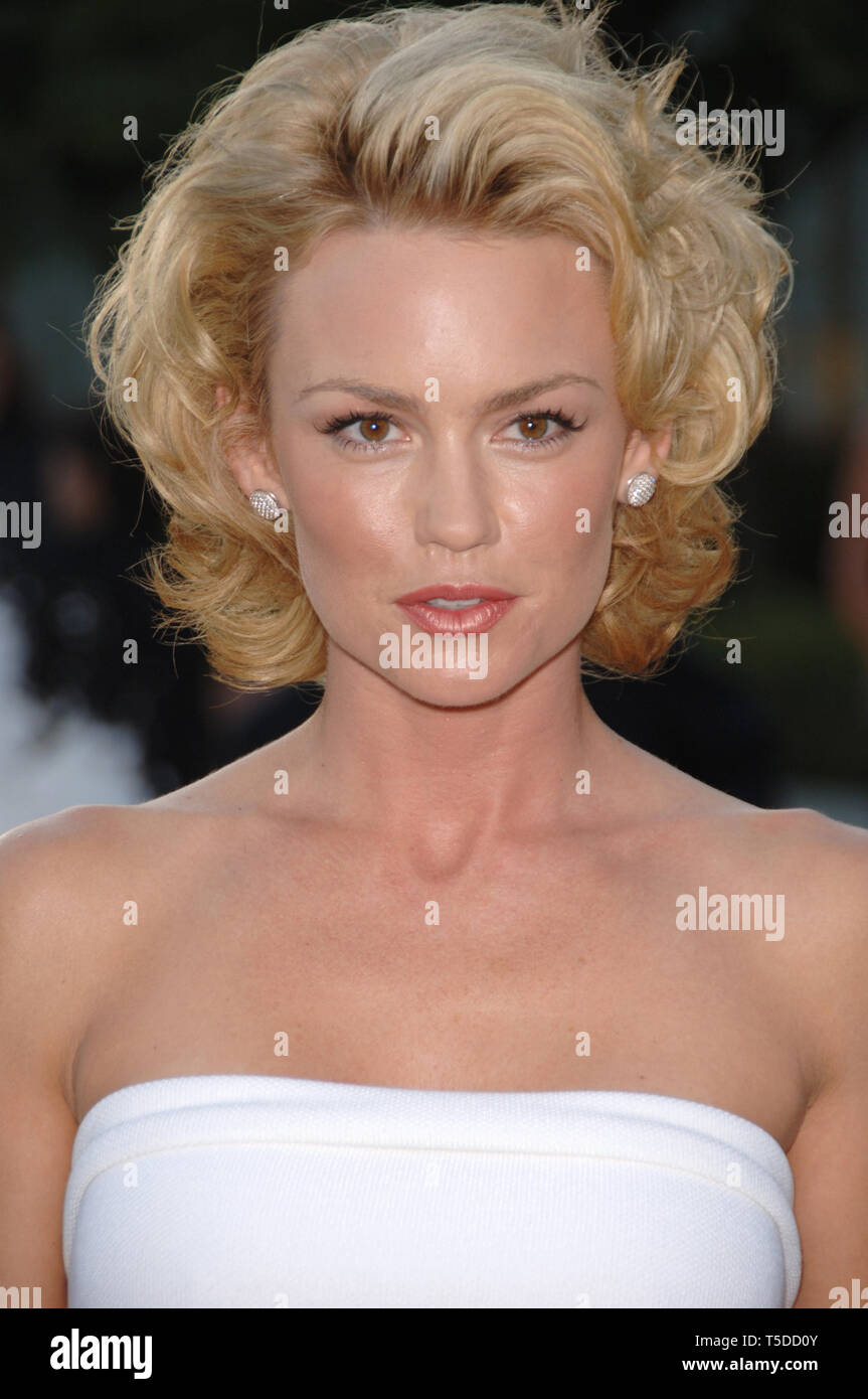 LOS ANGELES, CA. August 25, 2006: Actress KELLY CARLSON at the season ...