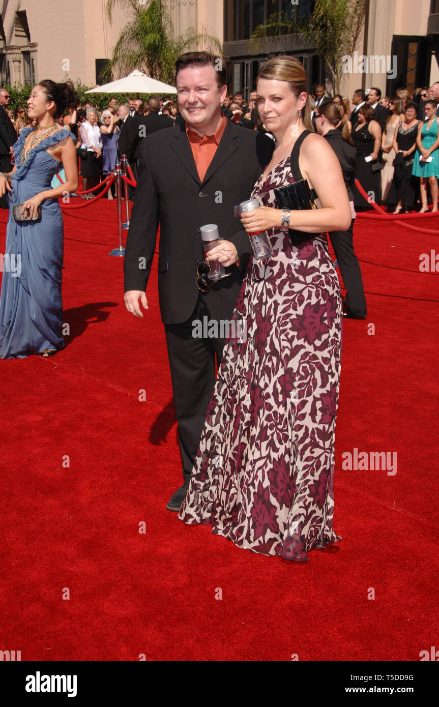LOS ANGELES, CA. August 27, 2006: Actor RICKY GERVAIS & girlfriend JANE ...