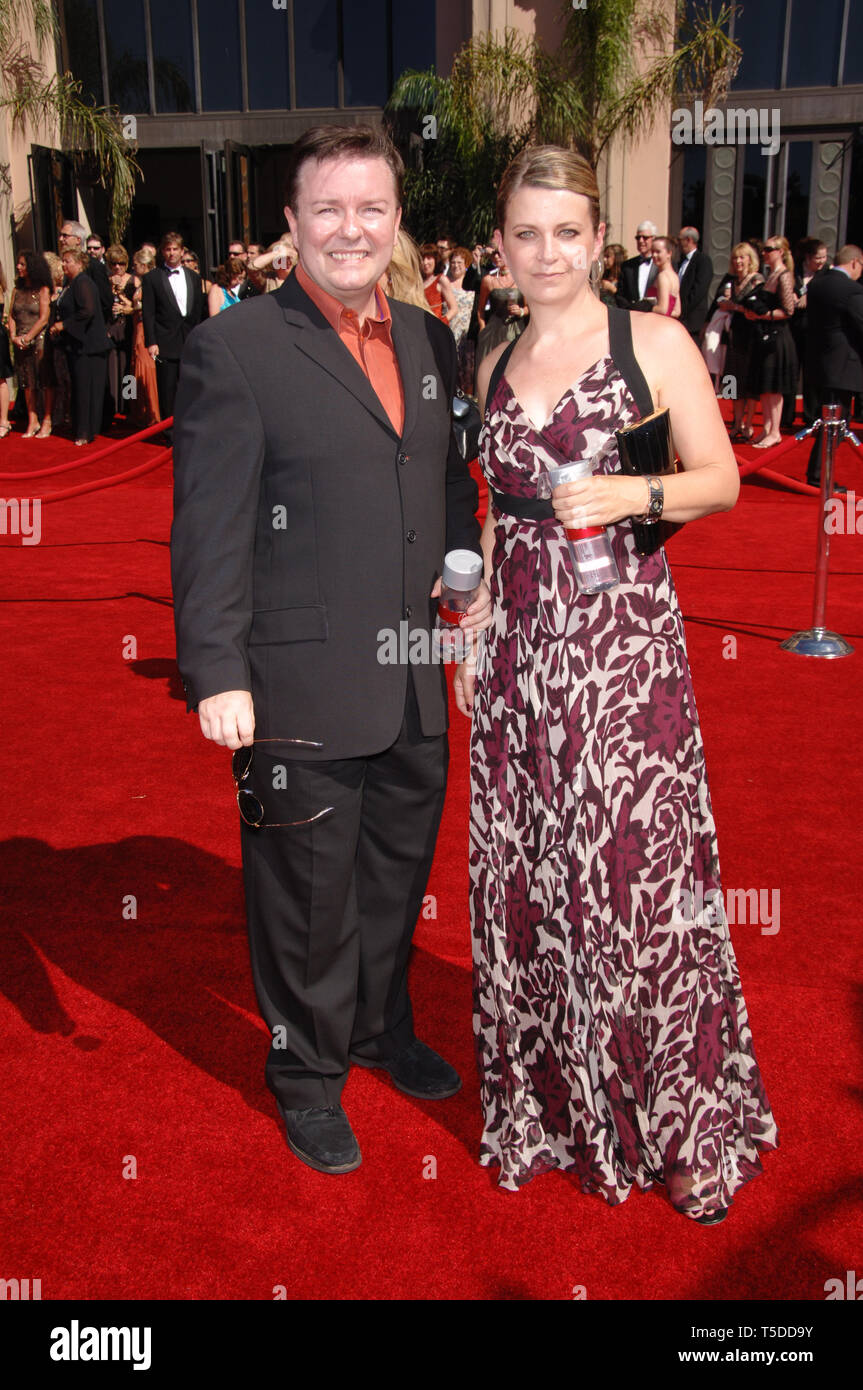 LOS ANGELES, CA. August 27, 2006: Actor RICKY GERVAIS & girlfriend JANE ...