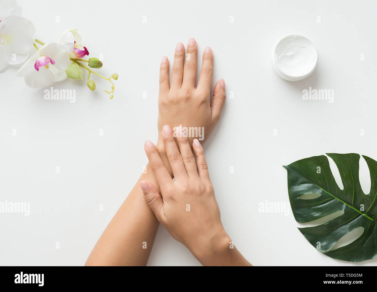 Putting cream hi-res stock photography and images - Alamy