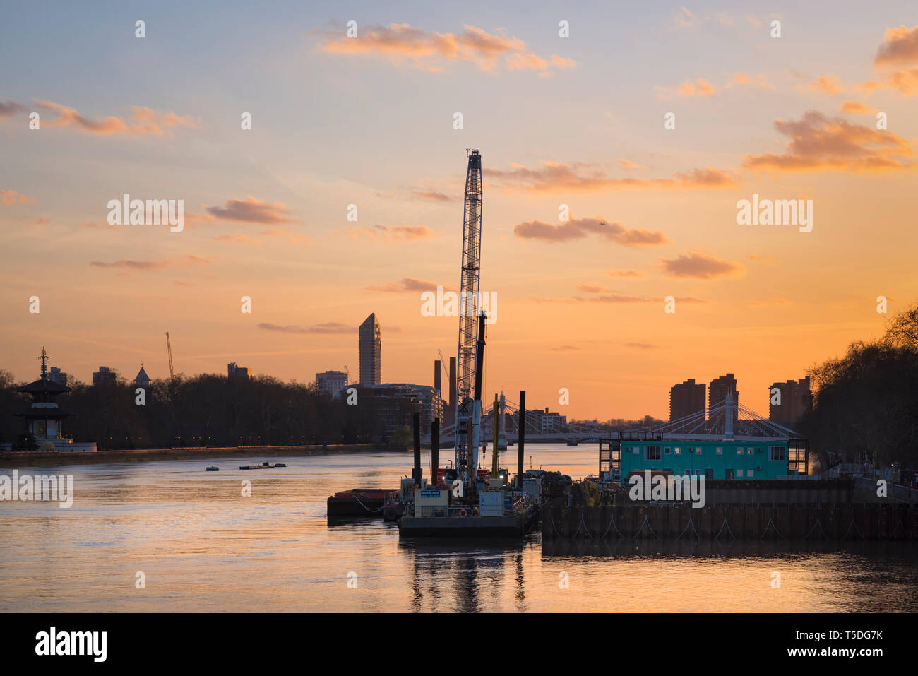 Chelsea sunset hi-res stock photography and images - Alamy