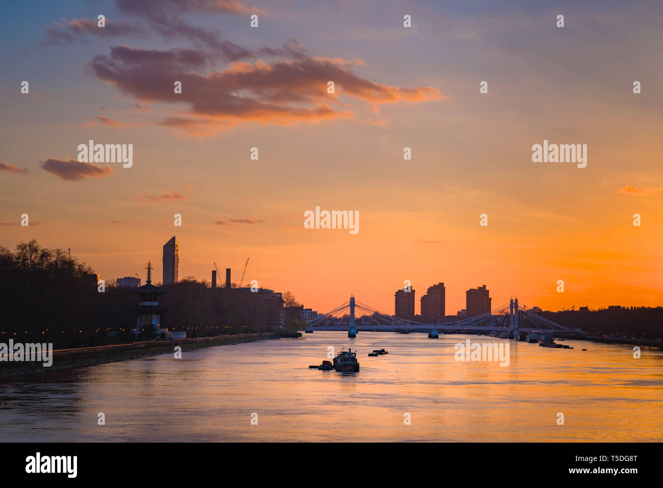Chelsea sunset hi-res stock photography and images - Alamy