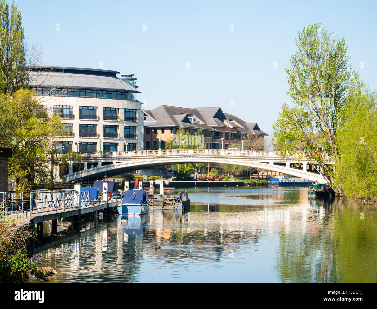 Reading Bridge, on The River Thames, Joining Reading and Caversham ...