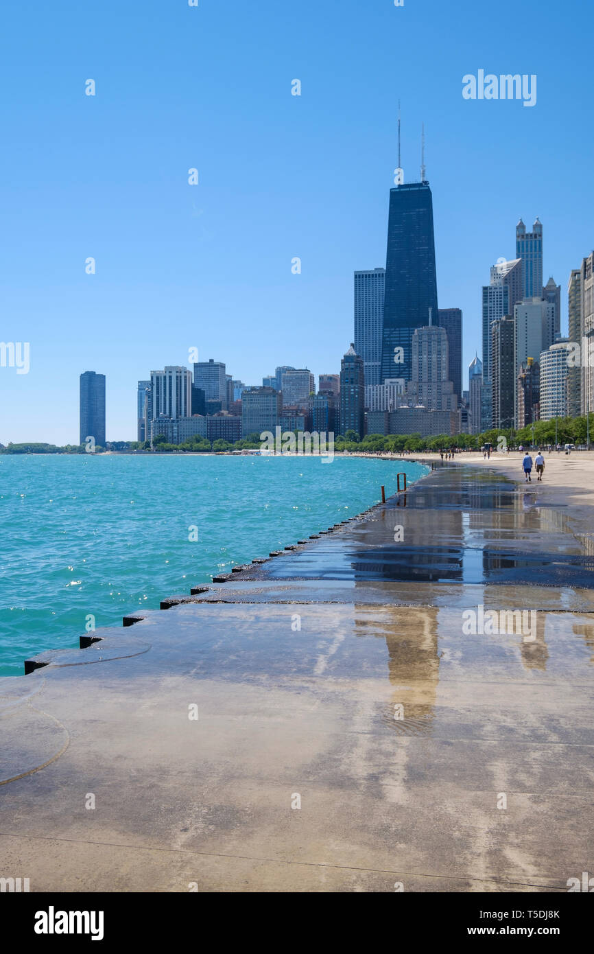 Chicago lakefront hi-res stock photography and images - Alamy