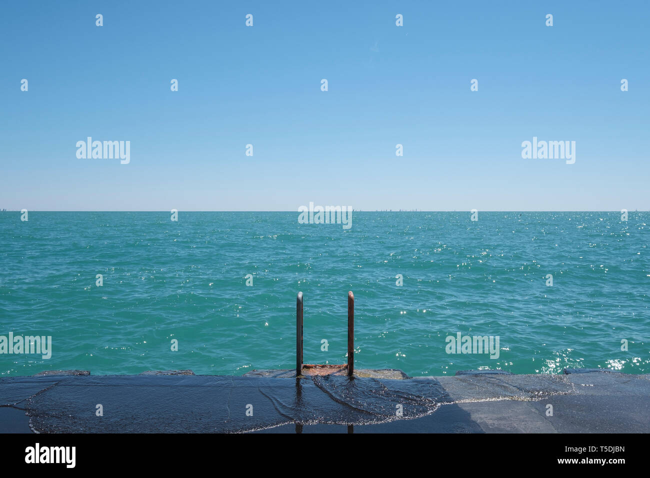 Stairs to lake Michigan in Chicago Lakefront Trail Stock Photo - Alamy