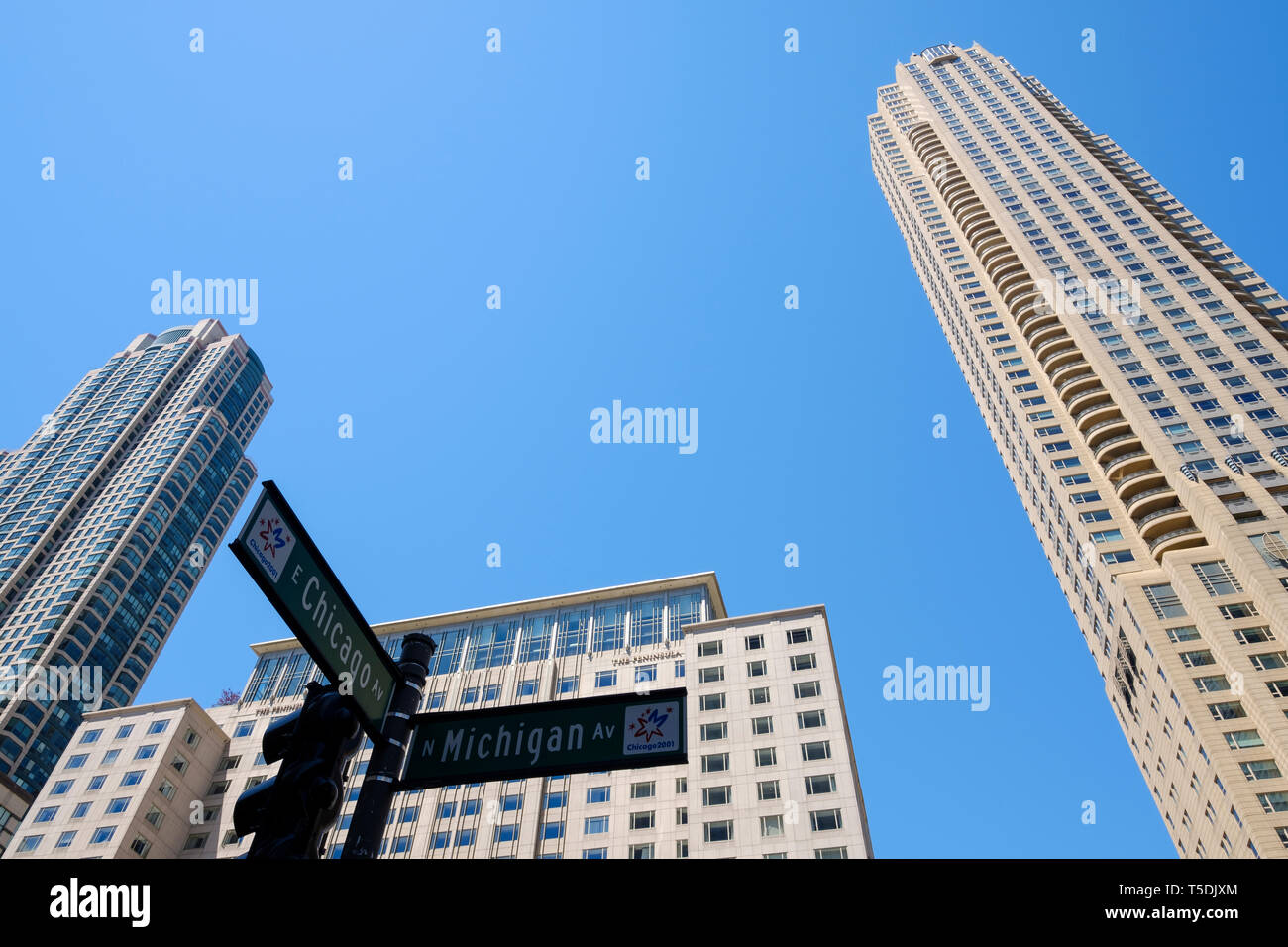 Michigan Avenue on the corner of Chicago Avenue sign (Magnificent Mile ...