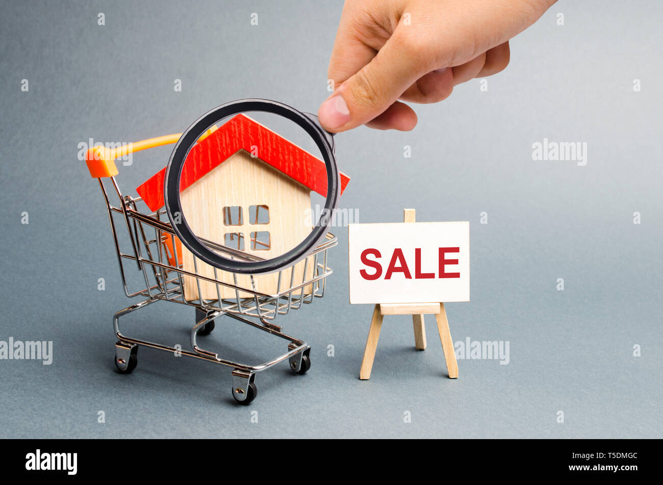 Real value supermarket hi-res stock photography and images - Alamy