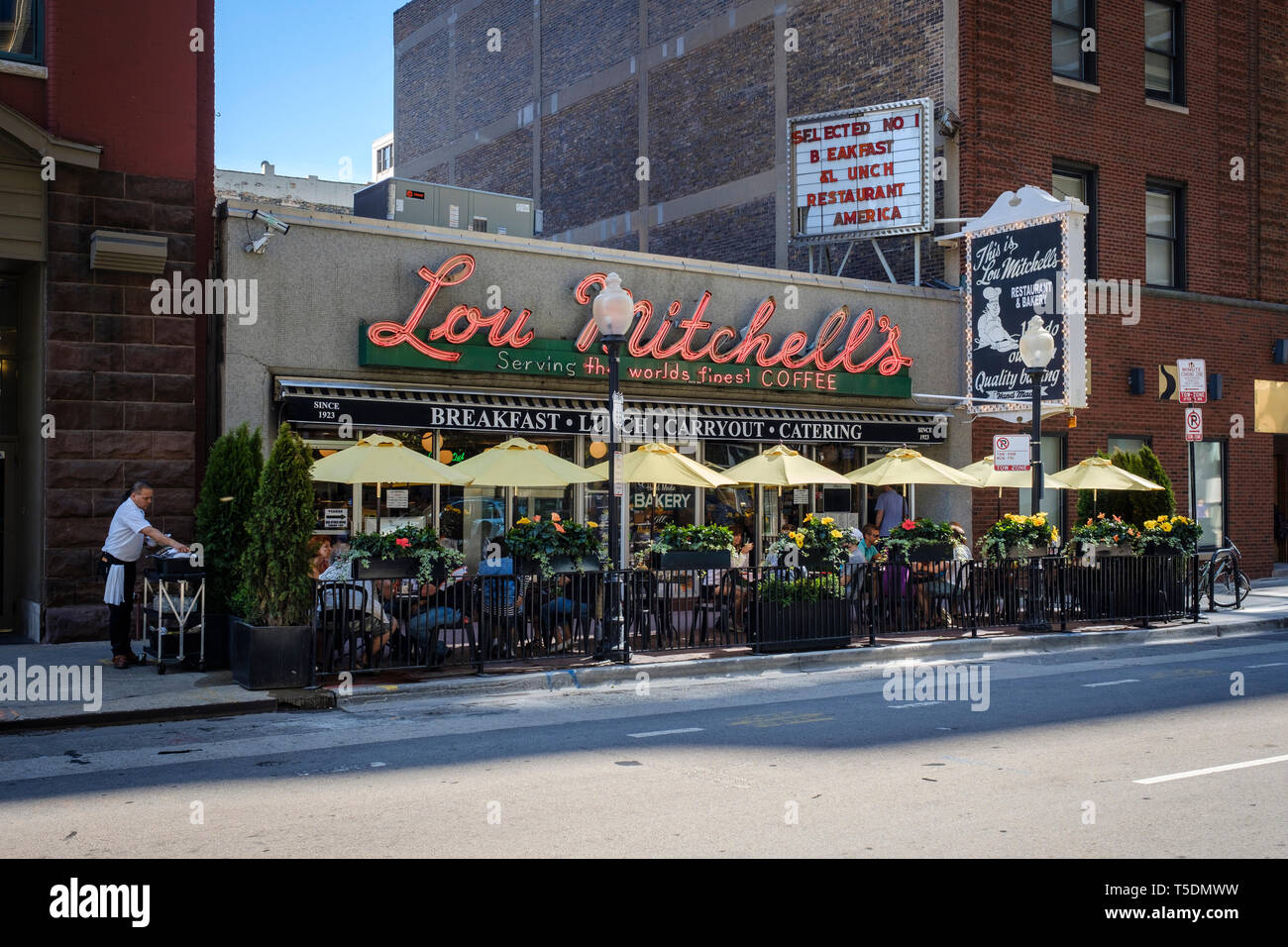 Exterior of the popular Lou Mitchell's Restaurant in Downtown Chicago ...