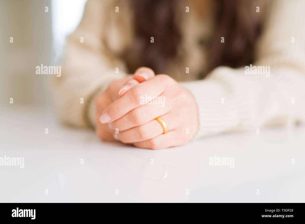 Closeup couple hands crossed hi-res stock photography and images - Alamy