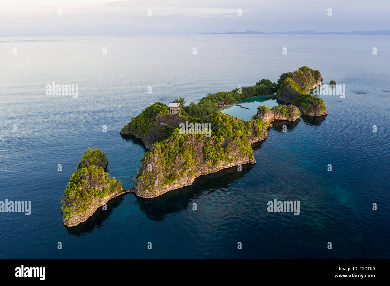 Limestone island hi-res stock photography and images - Alamy