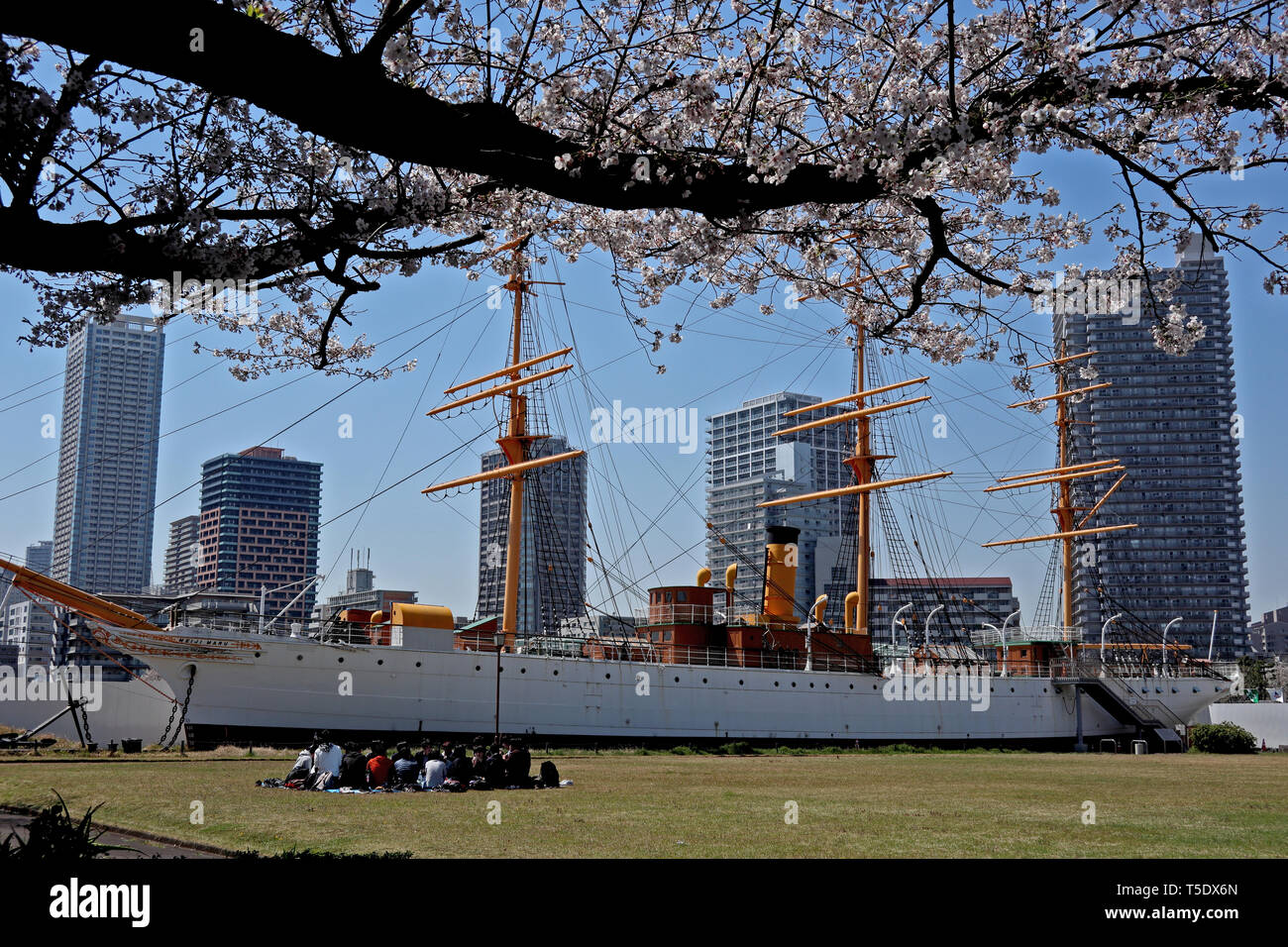 Maru tokyo hi-res stock photography and images - Alamy