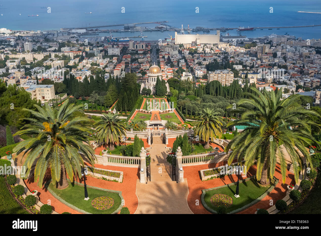 Bahai gardens and temple in Haifa, Israel Stock Photo - Alamy