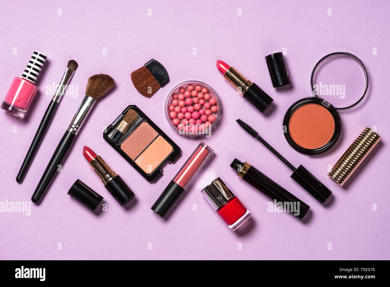 Makeup background hi-res stock photography and images - Alamy