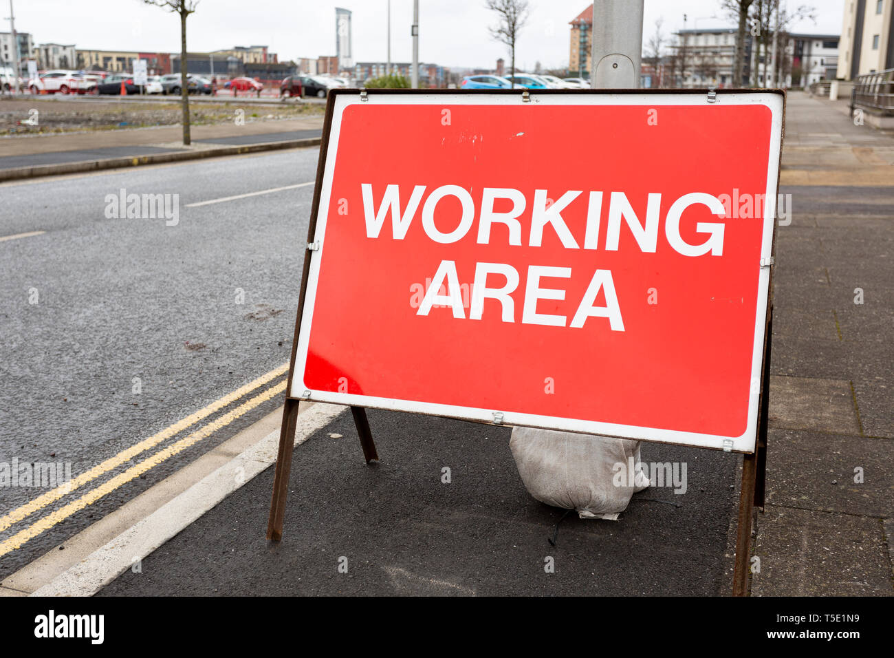 Men at work sign hi-res stock photography and images - Alamy