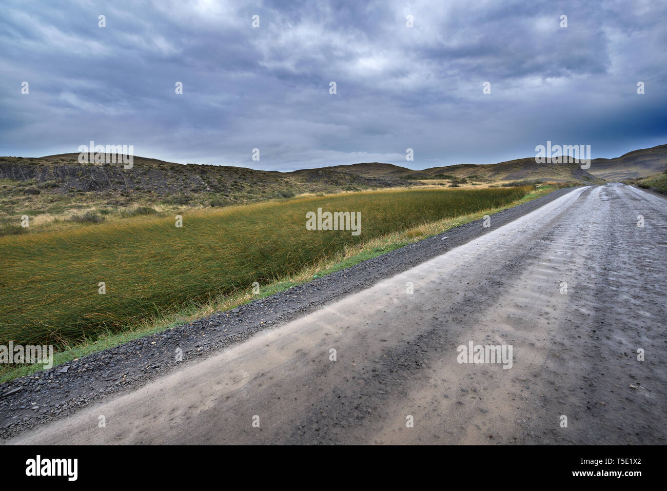 Dirty roads hi-res stock photography and images - Alamy