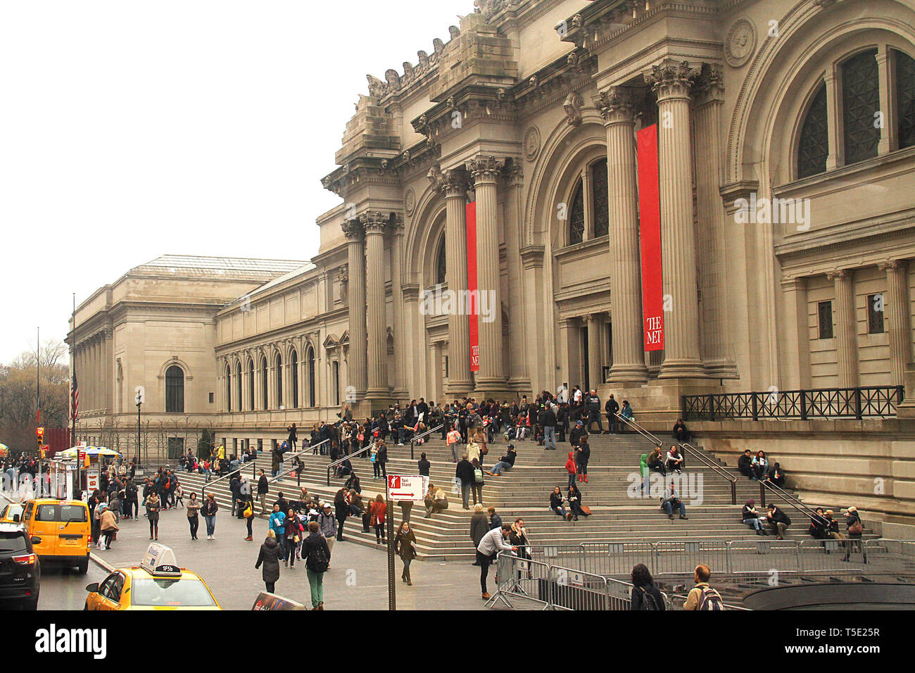 People on the steps of the Metropolitan Museum of Art in Manhattan, New ...