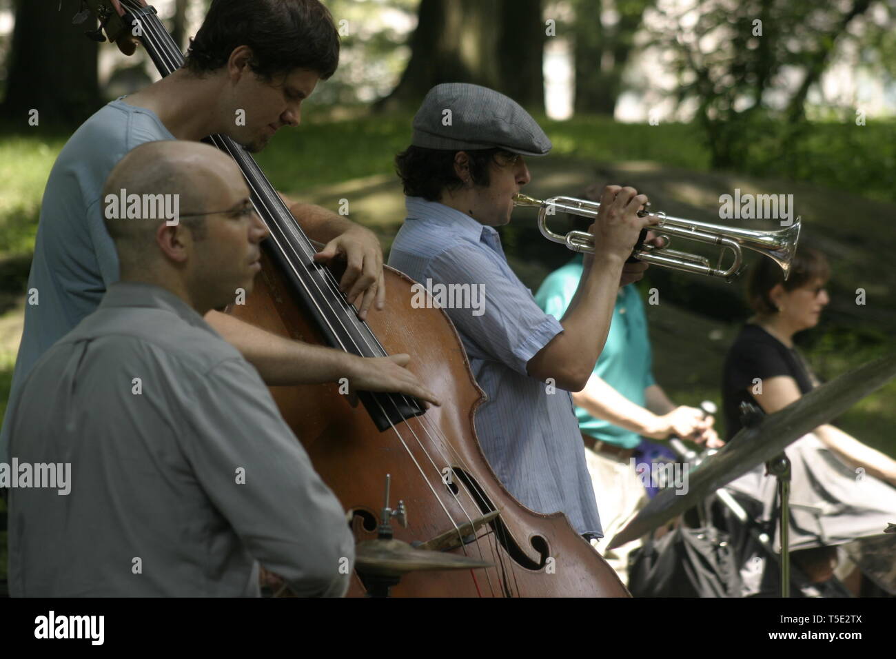 Central park portrait artist new hi-res stock photography and images ...