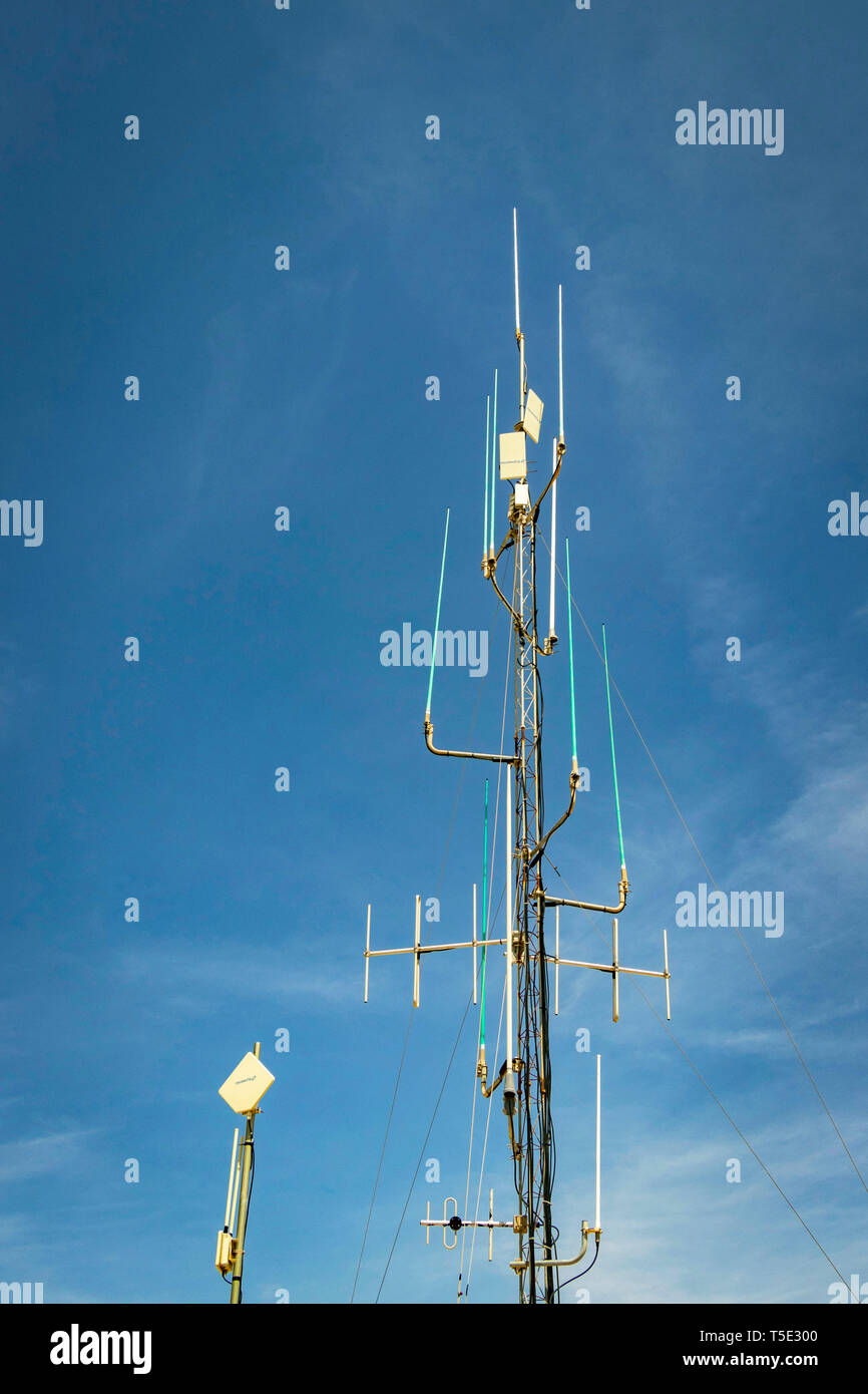 Microwave transmitters hi-res stock photography and images - Alamy