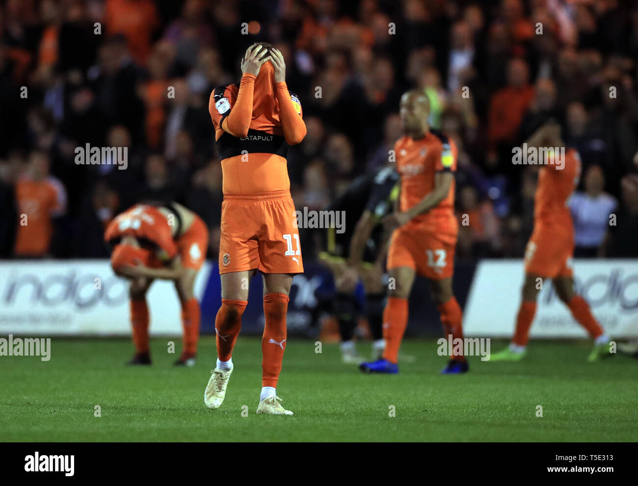 Sky bet league one match kenilworth road hi-res stock photography and ...