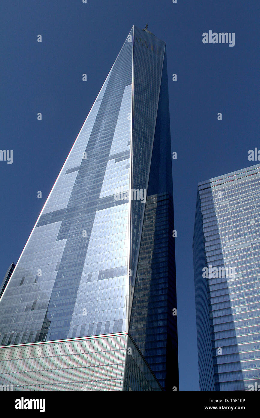 One world trade center skyscraper hi-res stock photography and images ...