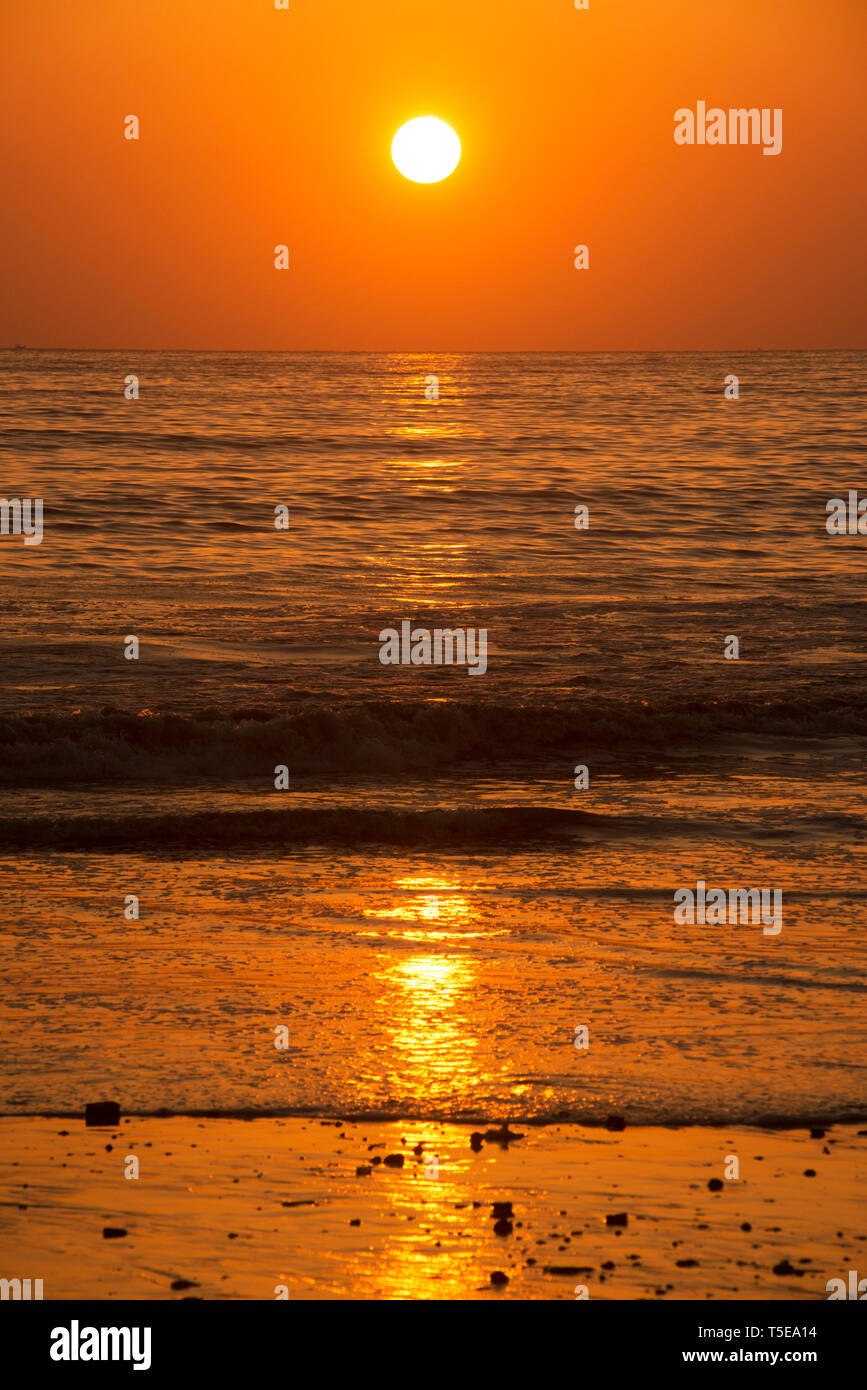 Sunset at Juhu Beach, Mumbai, Maharashtra, India, Asia Stock Photo - Alamy