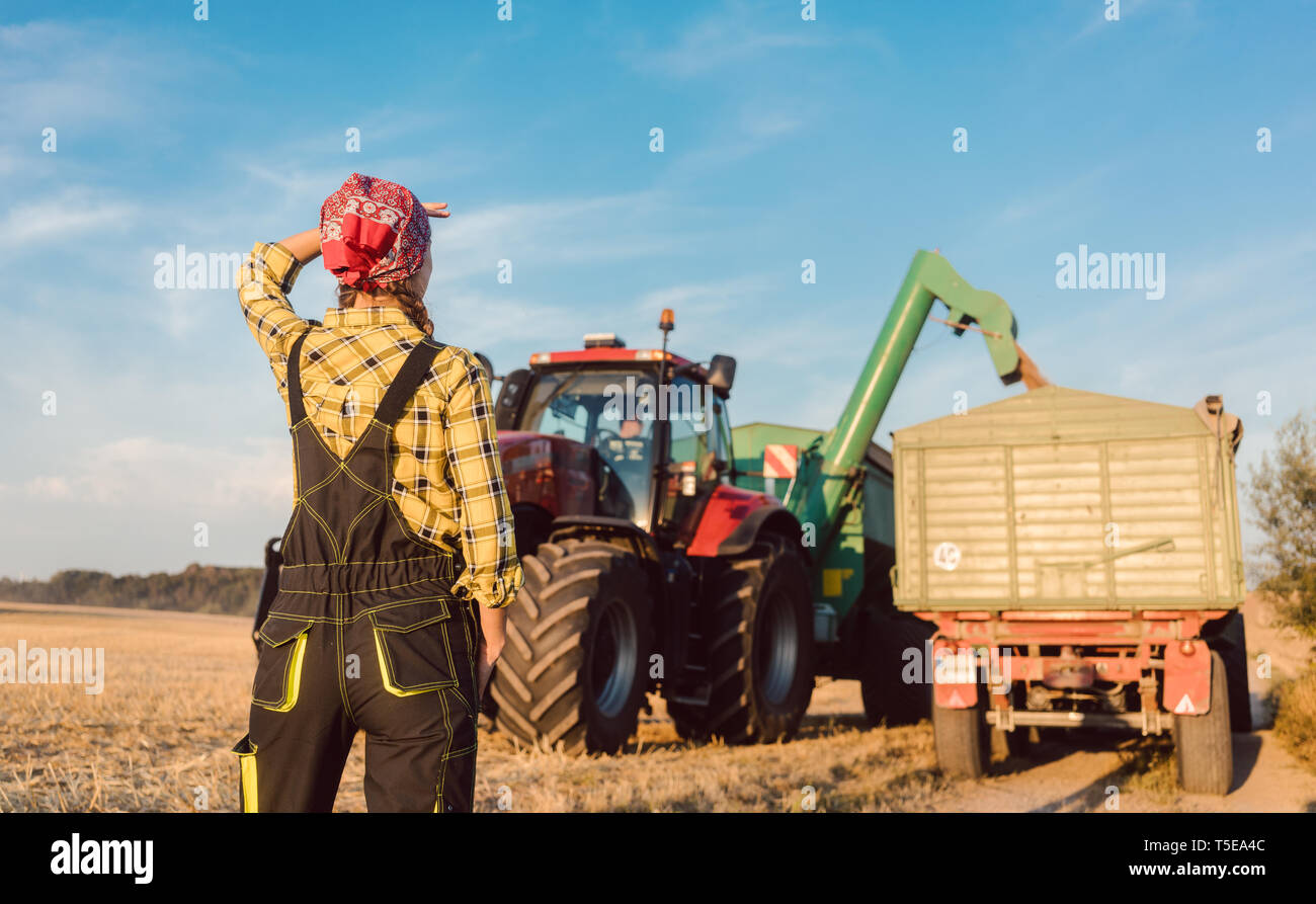 Monitoring progress hi-res stock photography and images - Alamy