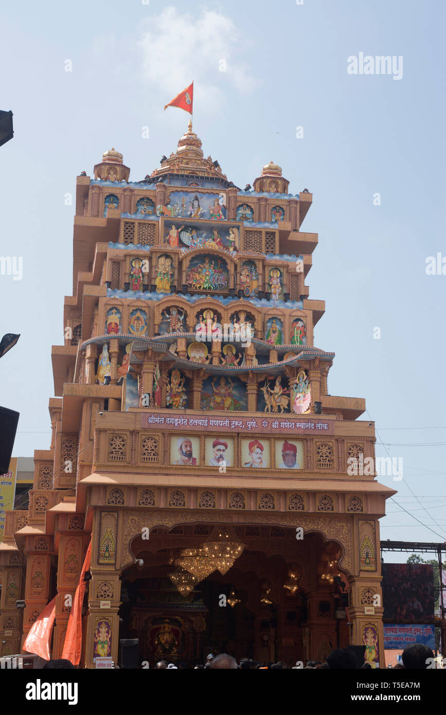 Dagdusheth ganpati pune hi-res stock photography and images - Alamy