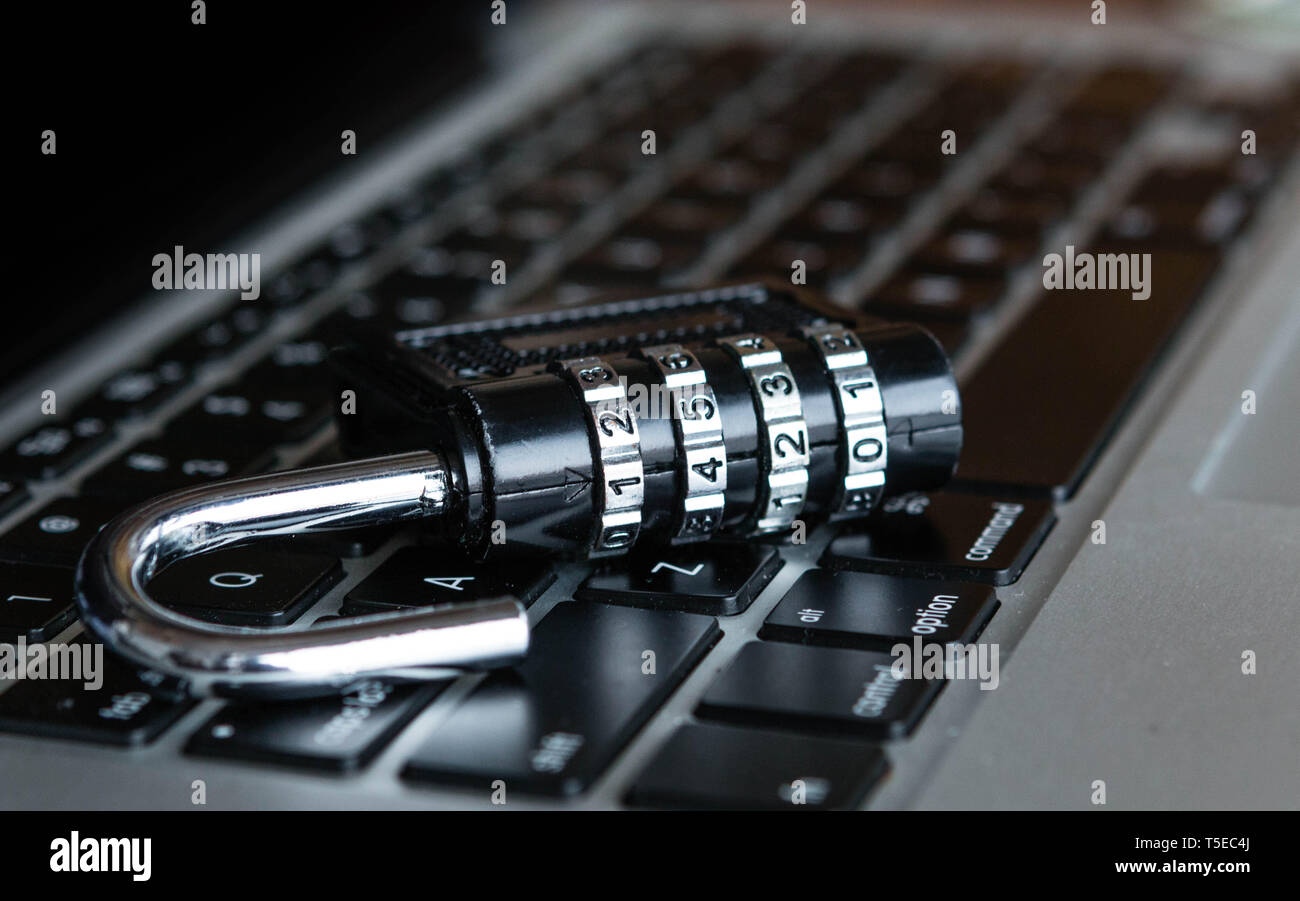 Cybersecurity lock hi-res stock photography and images - Alamy