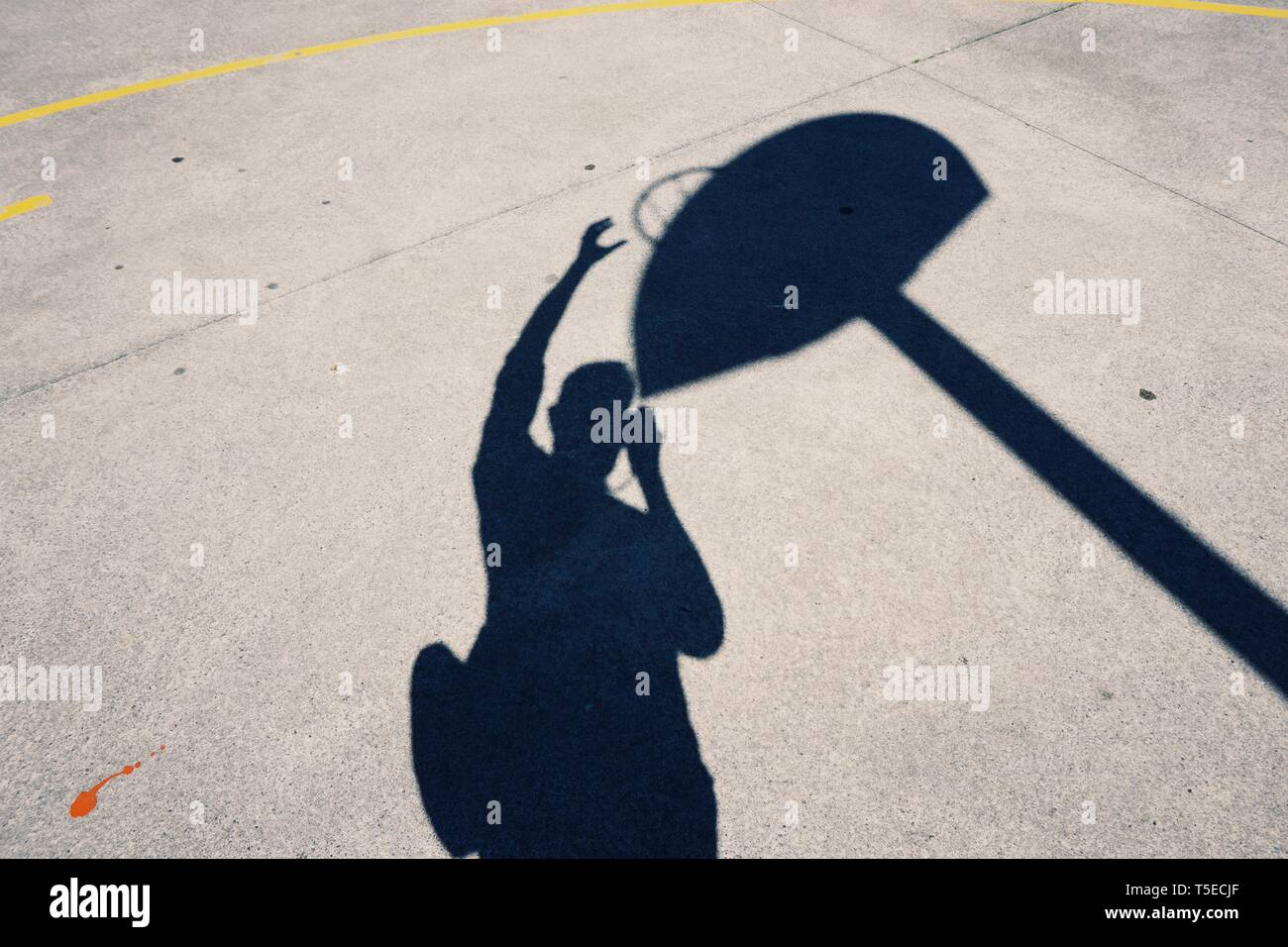 man shadow silhouette on the ground on the street Stock Photo - Alamy