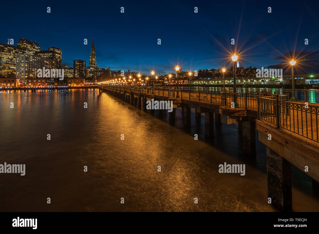 Pier 7 hi-res stock photography and images - Alamy