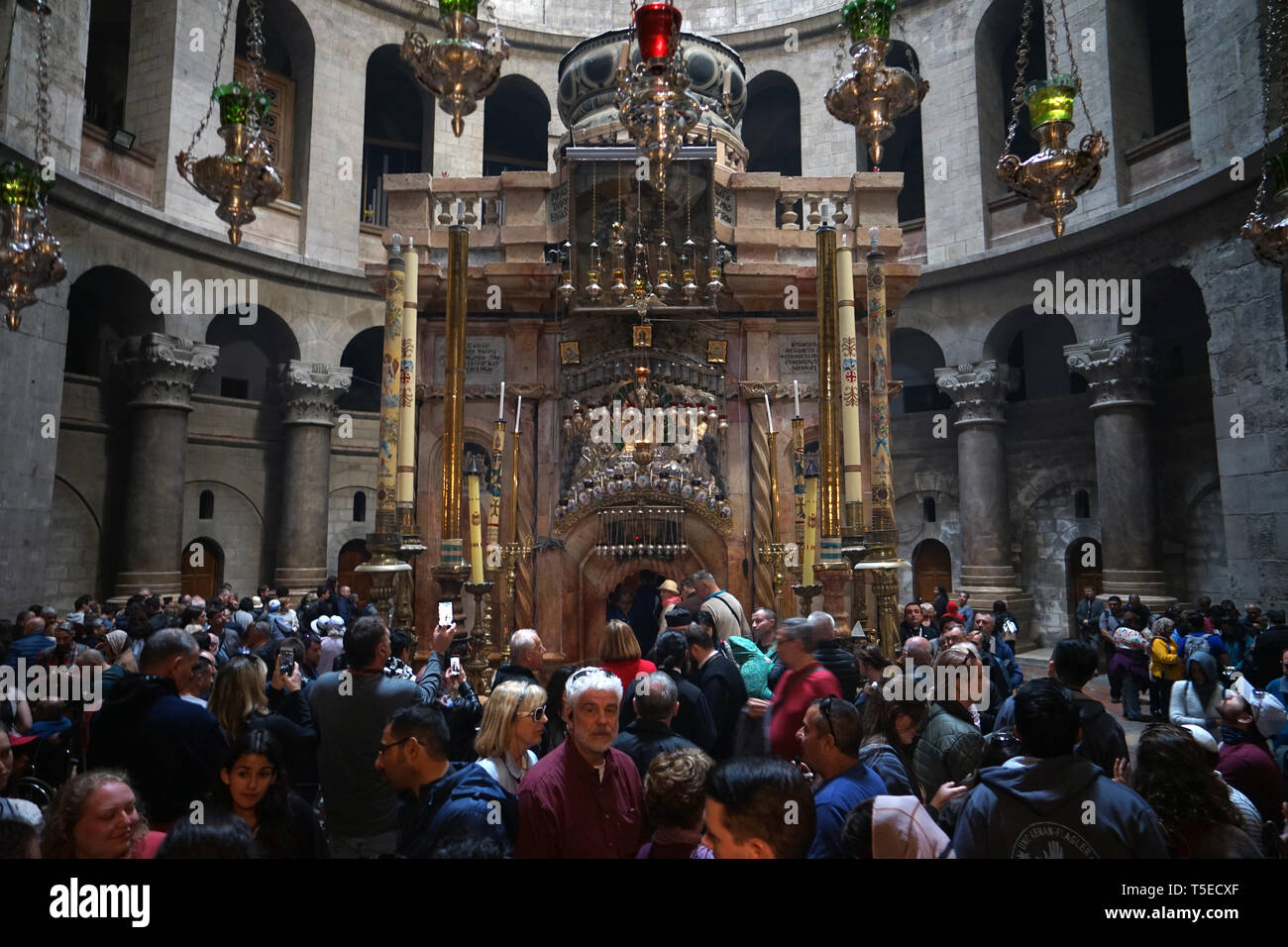 Basilique de la resurrection a jerusalem hi-res stock photography and ...