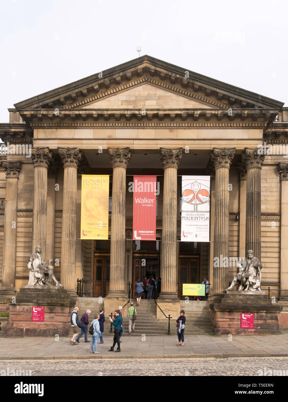 People entering the Walker Art Gallery in Liverpool, England, UK Stock ...