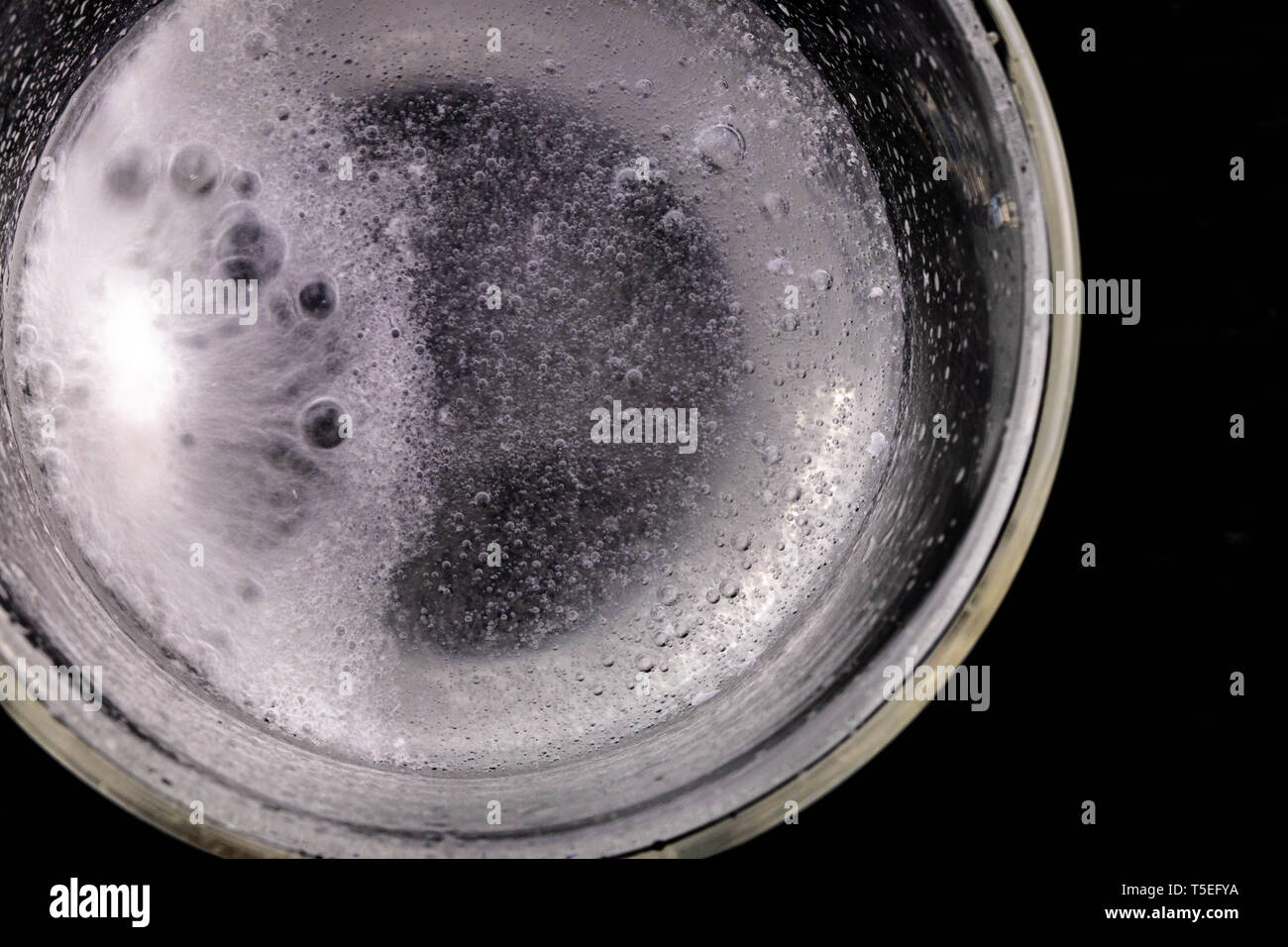 Fizzy tablet hi-res stock photography and images - Alamy