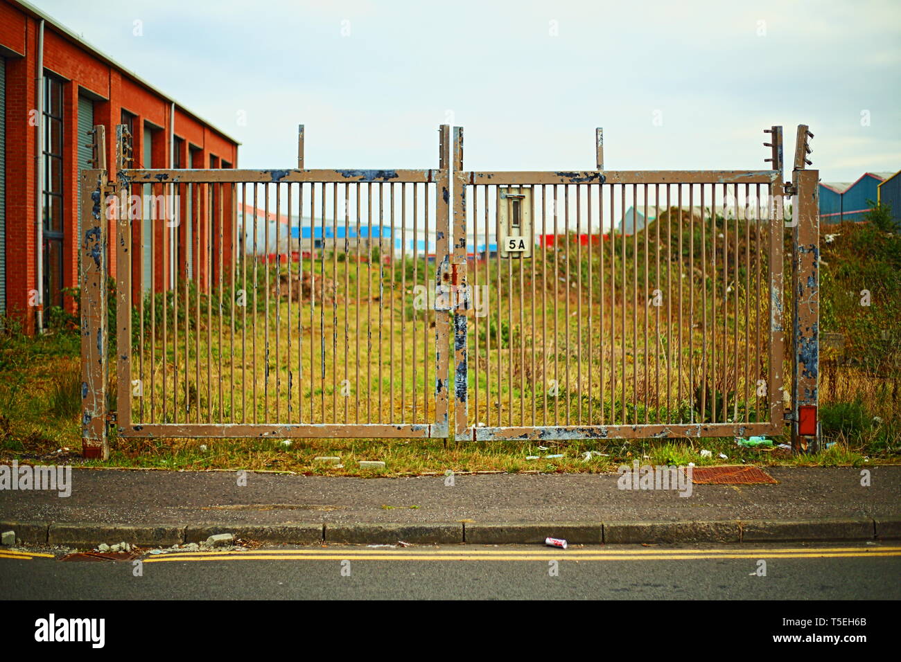Large steel metal gates hi-res stock photography and images - Alamy