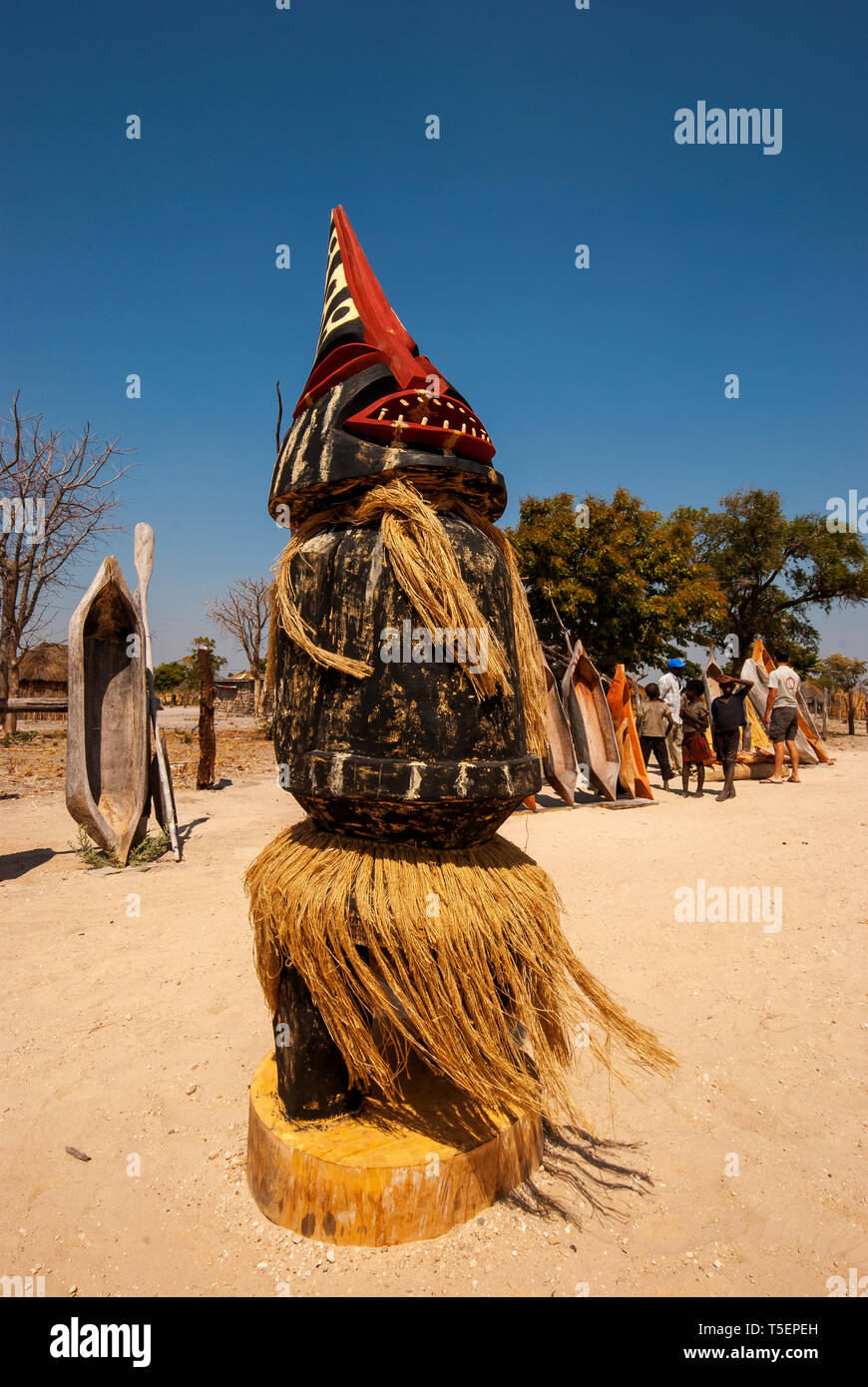 African handicraft hi-res stock photography and images - Alamy