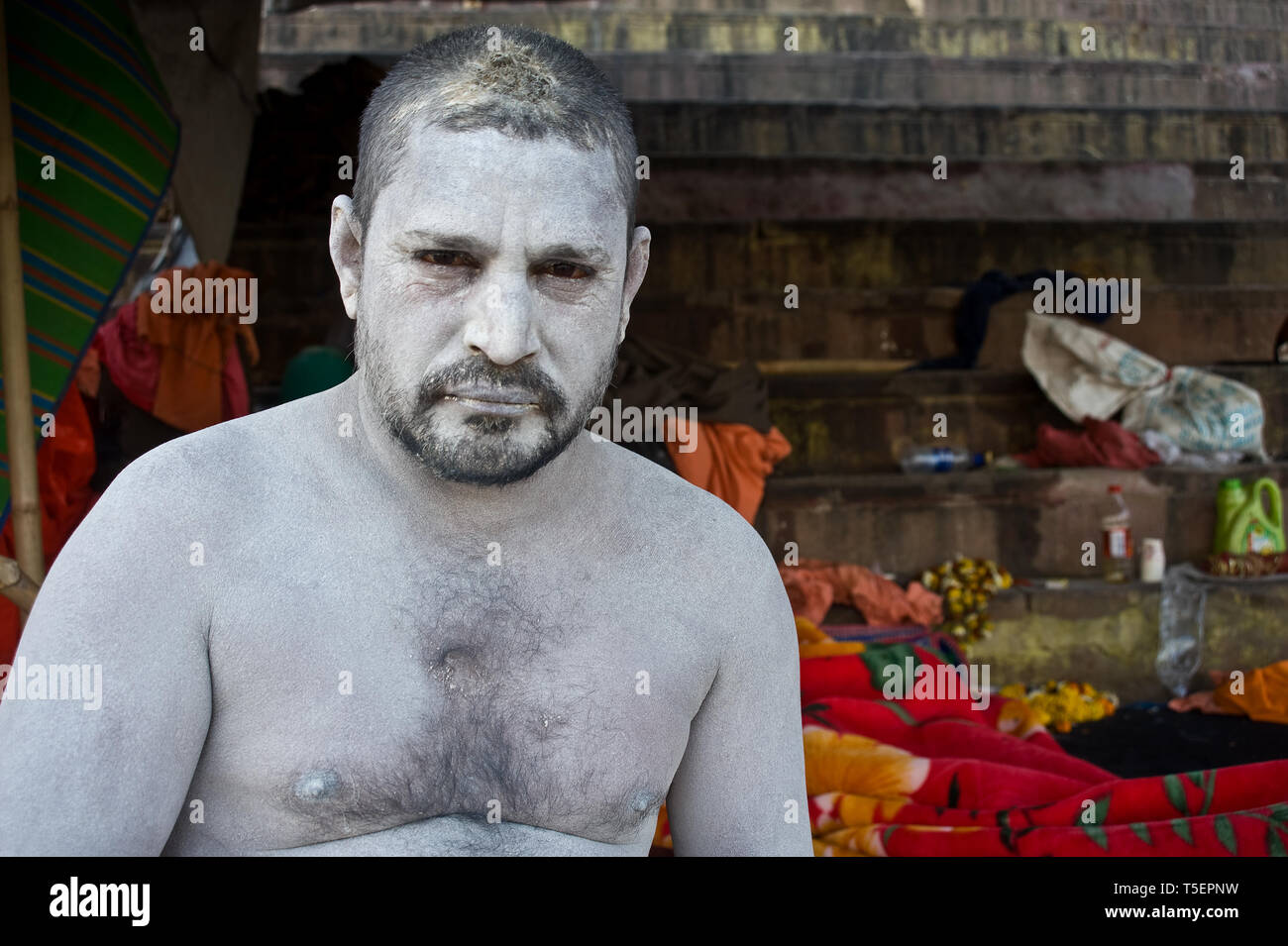 Hindu ascetic ("sadhu") from the Naga sect ( India Stock Photo - Alamy