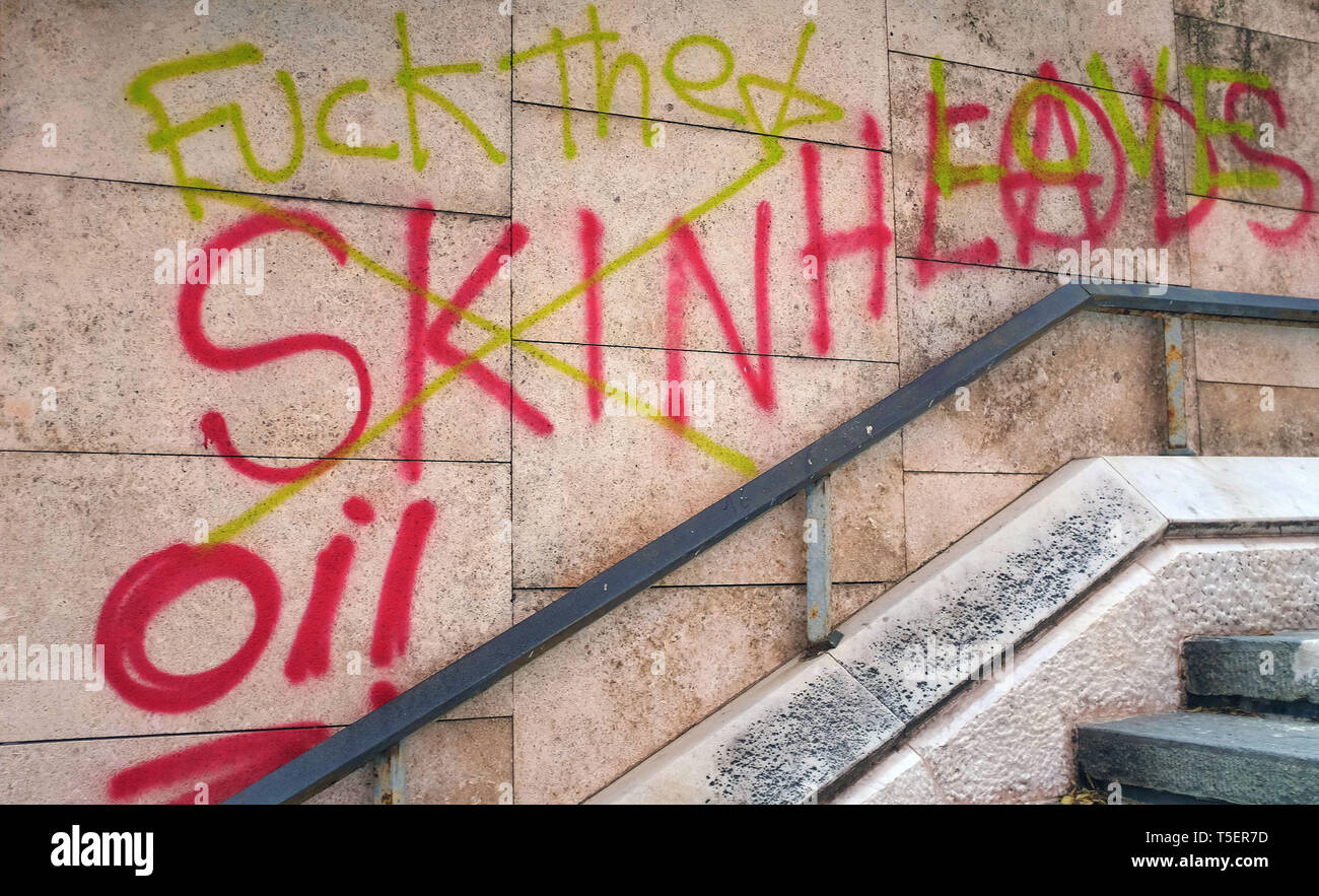 Skinheads graffiti hi-res stock photography and images - Alamy