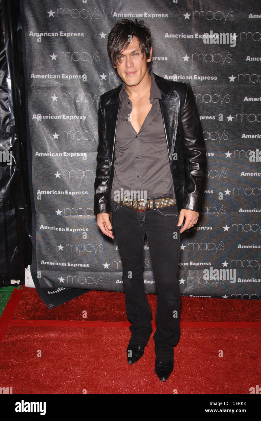 LOS ANGELES, CA. September 28, 2006: Rock star MIG at the Macy*s ...