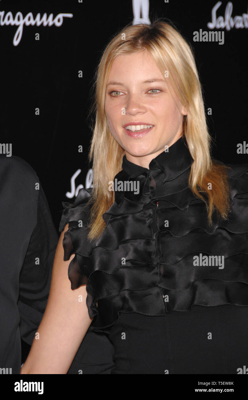 LOS ANGELES, CA. October 08, 2006: AMY SMART at the 2006 Rodeo Drive ...