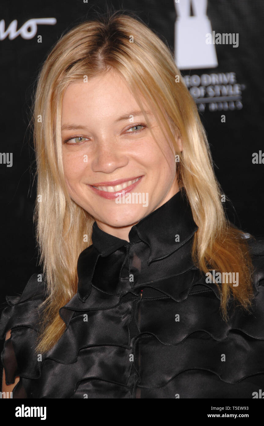 LOS ANGELES, CA. October 08, 2006: AMY SMART at the 2006 Rodeo Drive ...