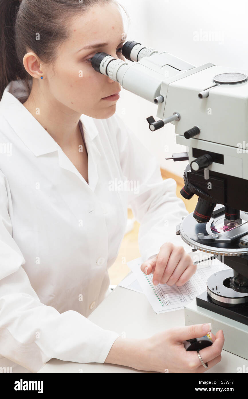 Polarizing microscope hi-res stock photography and images - Alamy