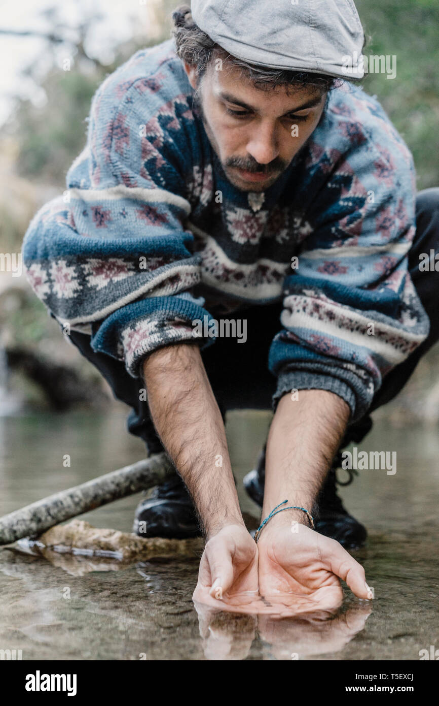 Scooping hi-res stock photography and images - Alamy