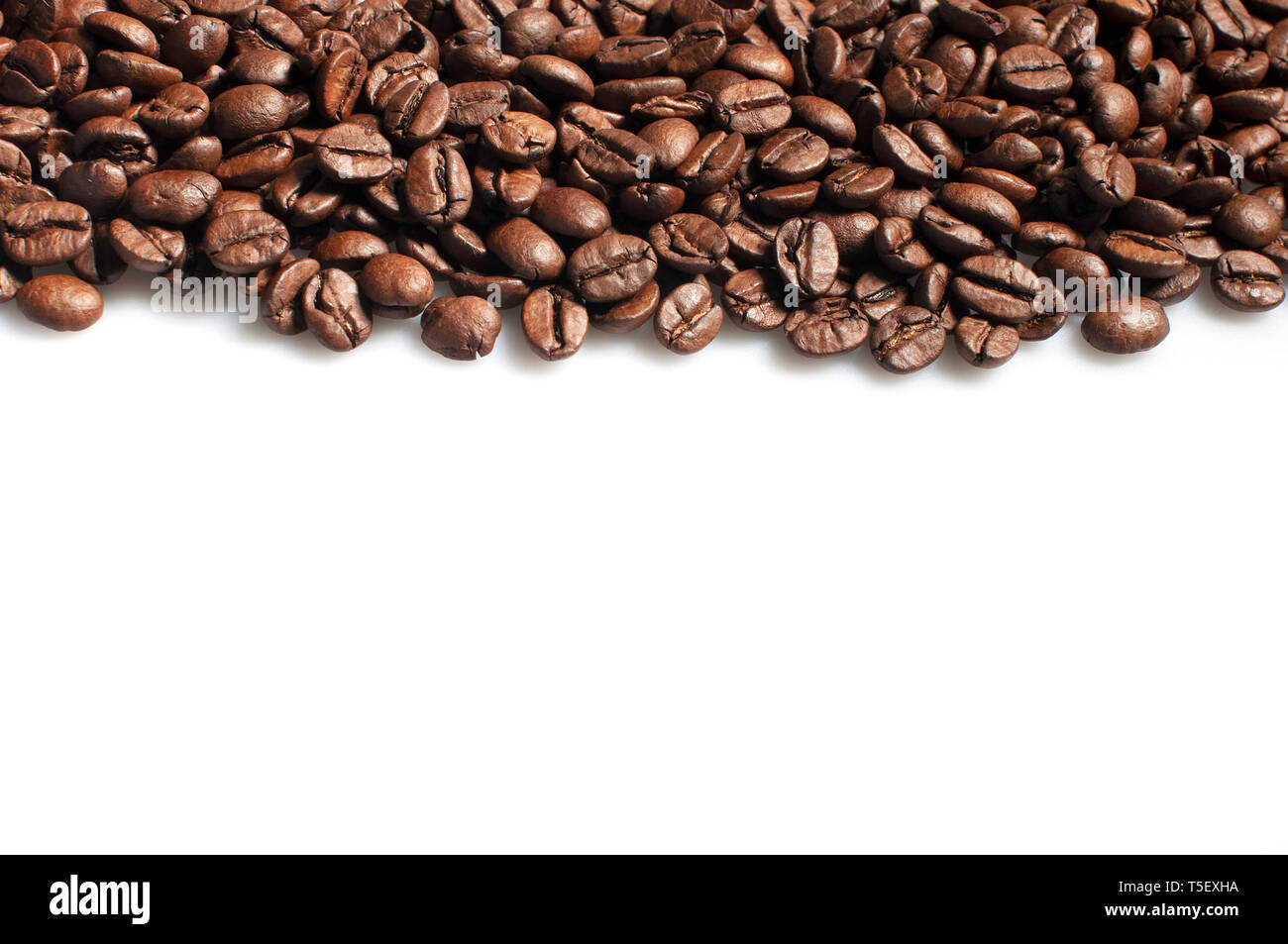 Roasted coffee beans frame on white Stock Photo - Alamy