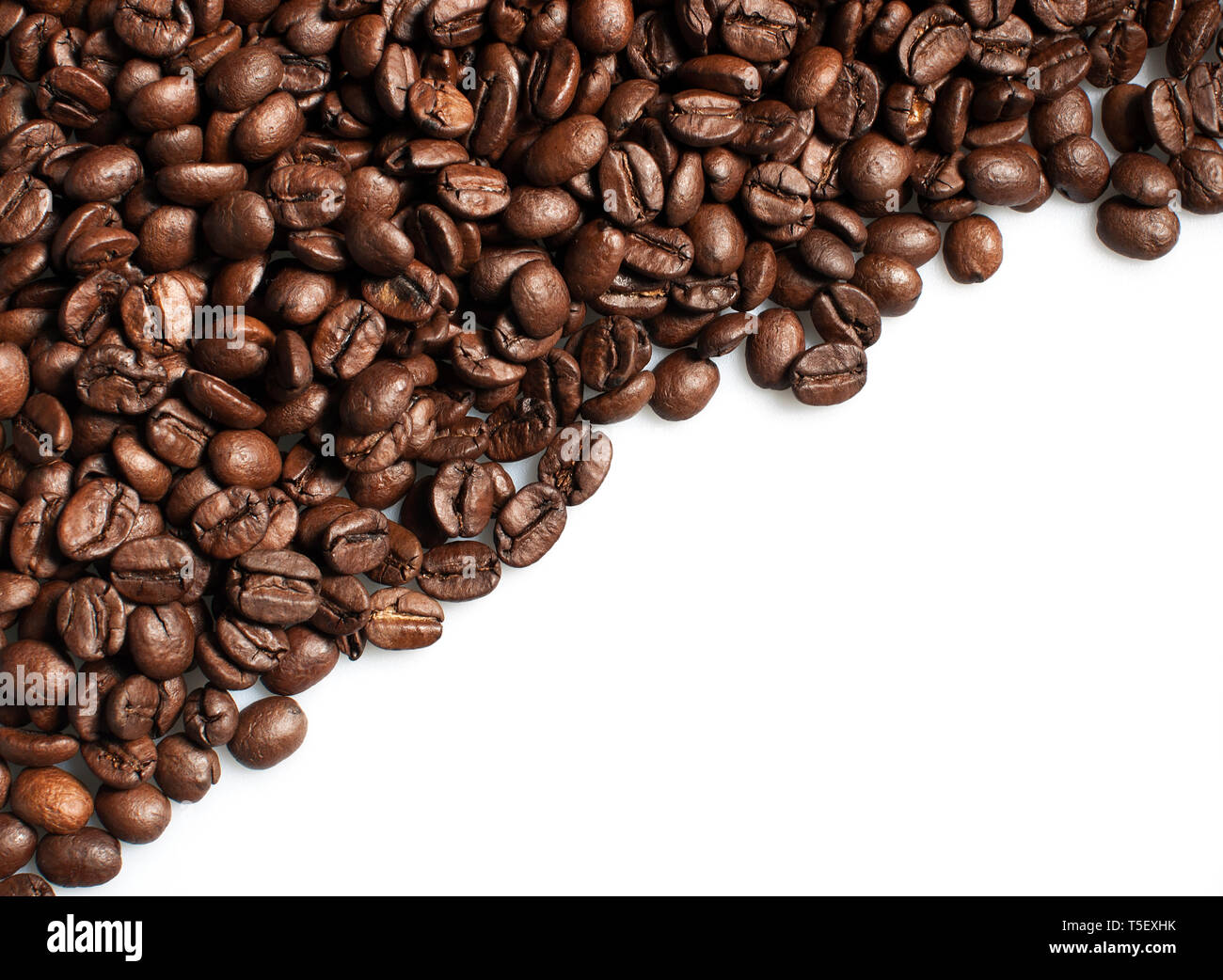 Roasted coffee beans frame on white Stock Photo - Alamy