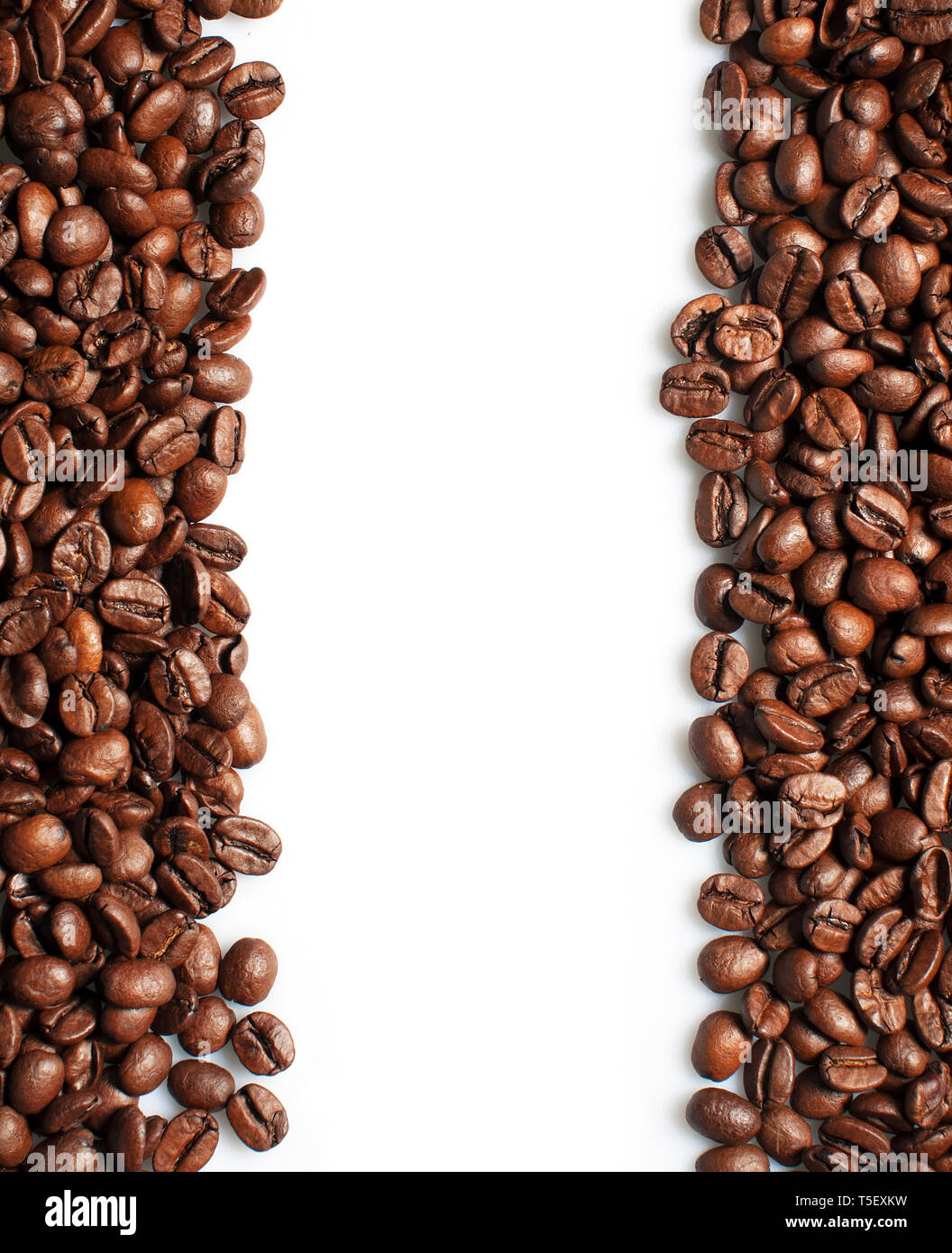 Roasted coffee beans frame on white Stock Photo - Alamy