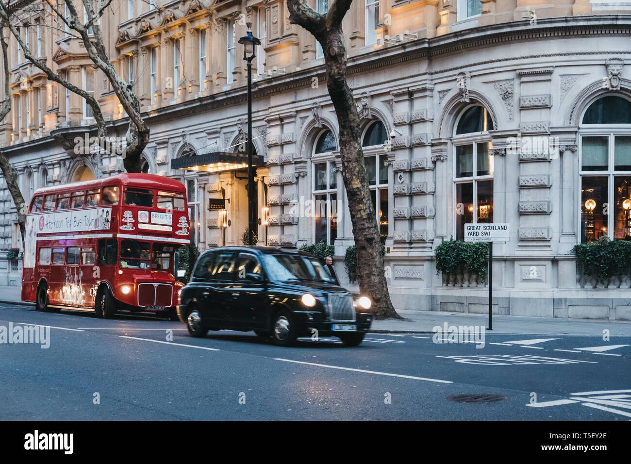 Inside london black taxi cab hi-res stock photography and images - Alamy